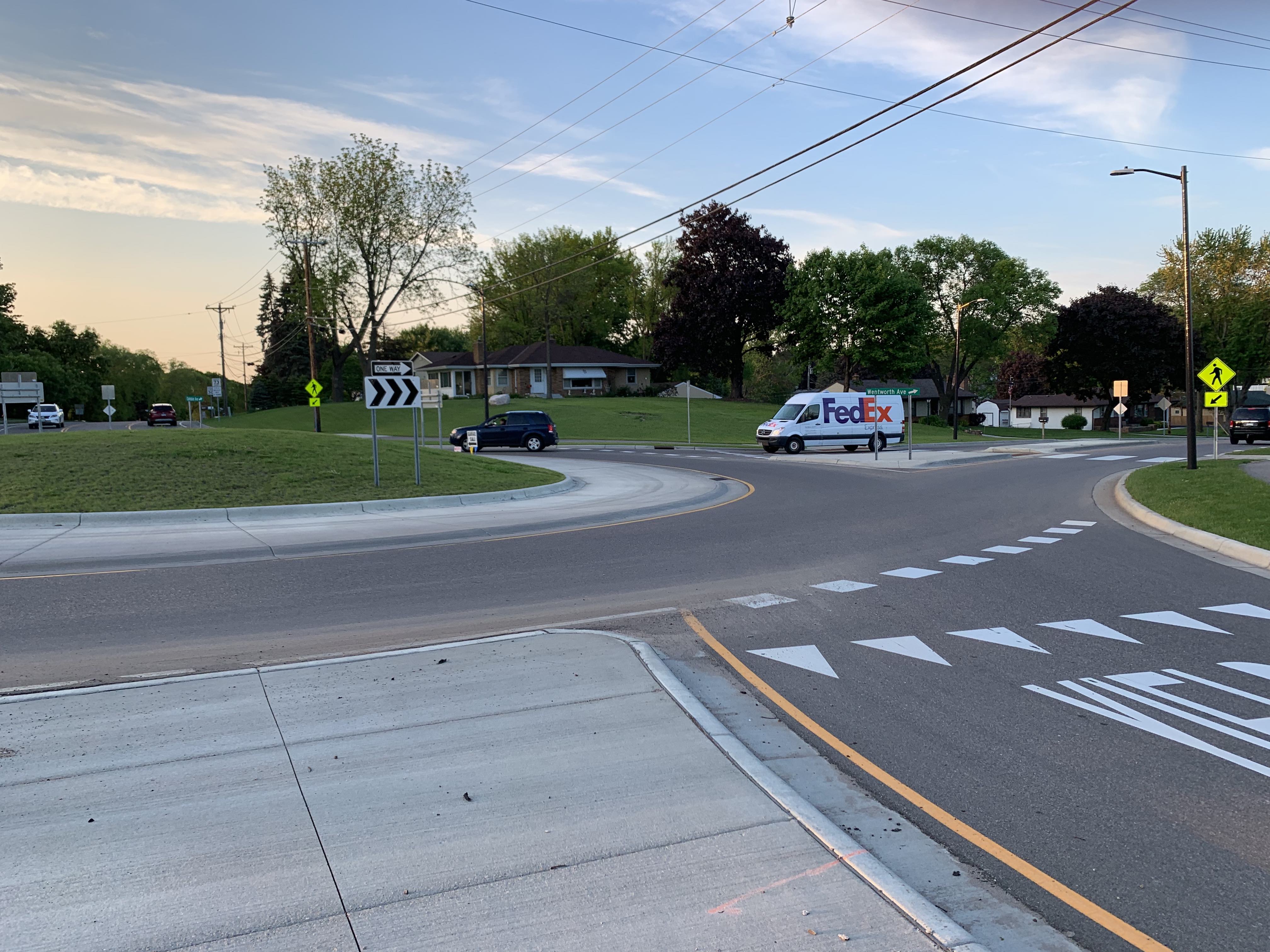 Meet a Roundabout: Wentworth Ave - Streets.mn