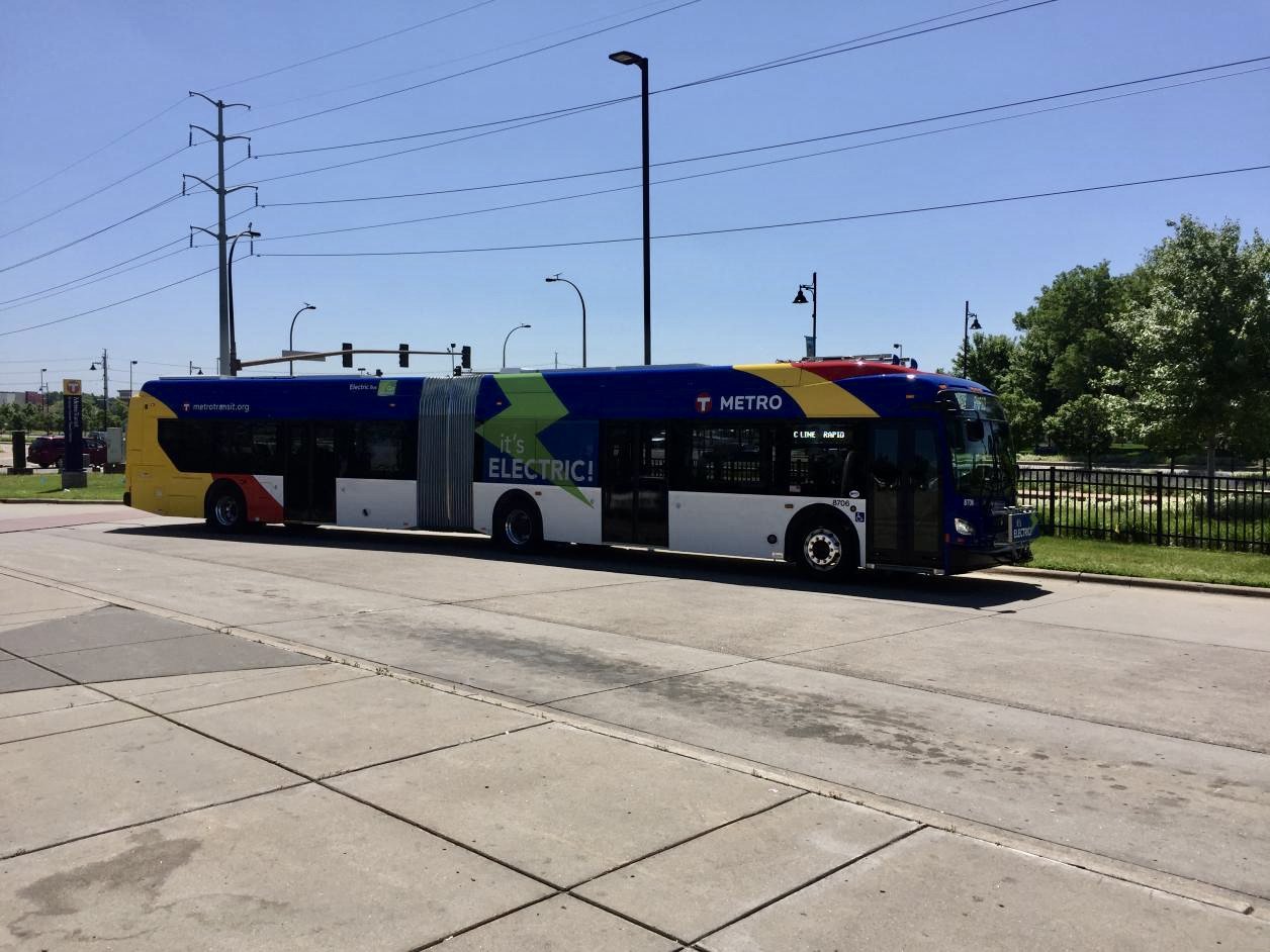 Rail vs Bus along the Midtown Greenway - Streets.mn