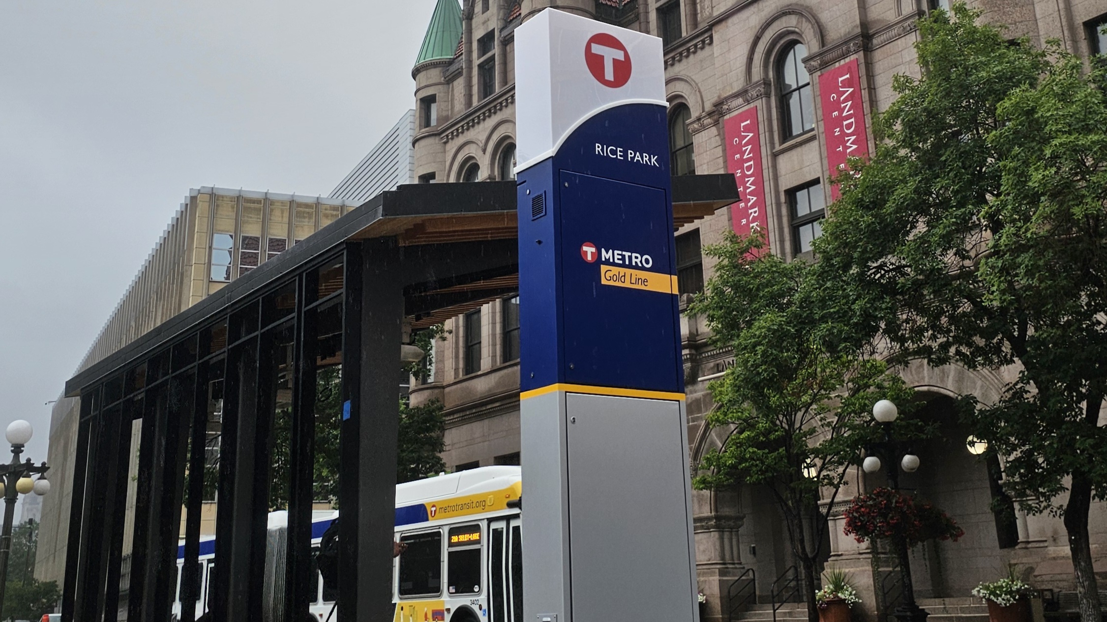 Riding the Green Line: You Can Do Better, Metro Transit - Streets.mn